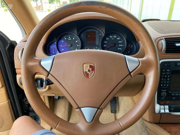 Melns Porsche Cayenne 2005 Raseiniai, ar dzinēja tilpumu 3.19 L un nobraukumu 276 tūkst. km par 5200 €, foto 11 vietnē AUTOMOTO.COM.LV