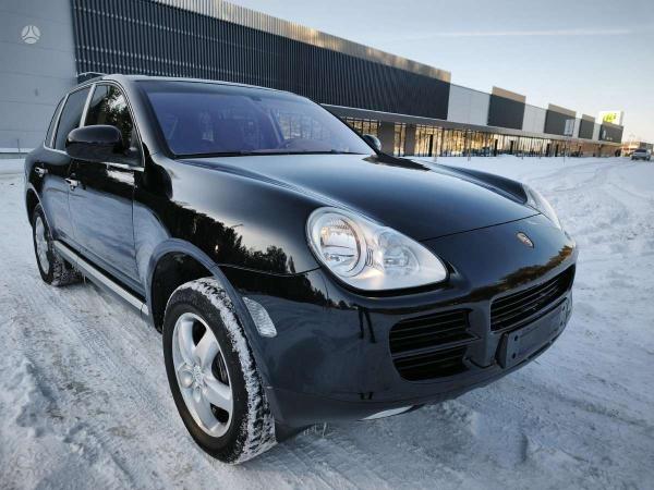 Melns Porsche Cayenne 2005 Utena, ar dzinēja tilpumu 3.20 L un nobraukumu 222 tūkst. km par 5500 €, foto 1 vietnē AUTOMOTO.COM.LV