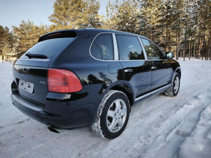 Melns Porsche Cayenne 2005 Utena, ar dzinēja tilpumu 3.20 L un nobraukumu 222 tūkst. km par 5500 €, foto 4 vietnē AUTOMOTO.COM.LV
