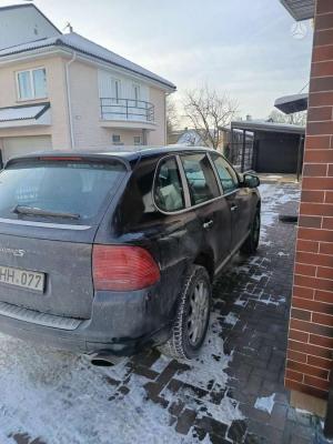 Black Porsche Cayenne 2005 in Panevezys, with an engine capacity of 4.50 L and mileage of 312 thousand km for 4750 €, photo 2 on AUTOMOTO.COM.LV