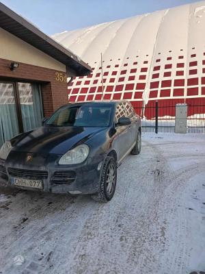 Black Porsche Cayenne 2005 in Panevezys, with an engine capacity of 4.50 L and mileage of 312 thousand km for 4750 €, photo 15 on AUTOMOTO.COM.LV