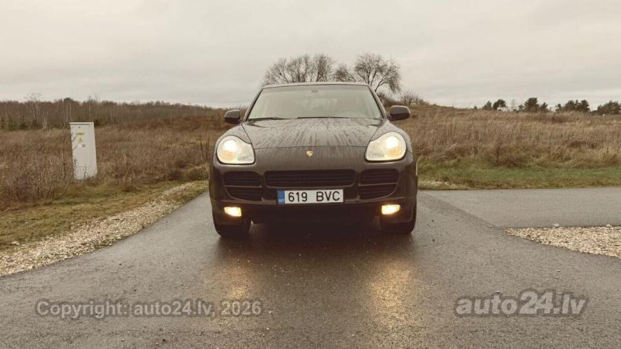 Black Porsche Cayenne 2005 in Tallinn, with an engine capacity of 3.20 L and mileage of 293 thousand km for 5000 €, photo 1 on AUTOMOTO.COM.LV