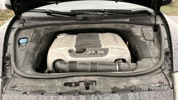 Black Porsche Cayenne 2005 in Tallinn, with an engine capacity of 3.20 L and mileage of 293 thousand km for 5000 €, photo 6 on AUTOMOTO.COM.LV