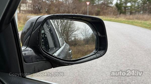Black Porsche Cayenne 2005 in Tallinn, with an engine capacity of 3.20 L and mileage of 293 thousand km for 5000 €, photo 8 on AUTOMOTO.COM.LV