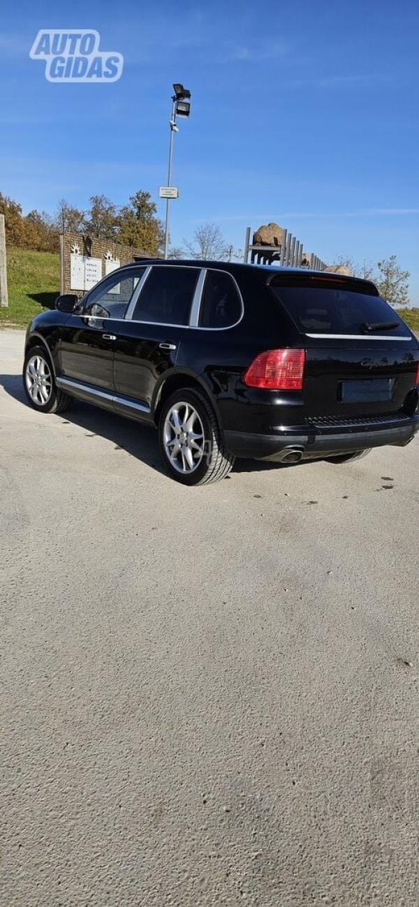 Melns Porsche Cayenne 2005 Šauļi, ar dzinēja tilpumu 3.20 L un nobraukumu 257 tūkst. km par 4600 €, foto 1 vietnē AUTOMOTO.COM.LV