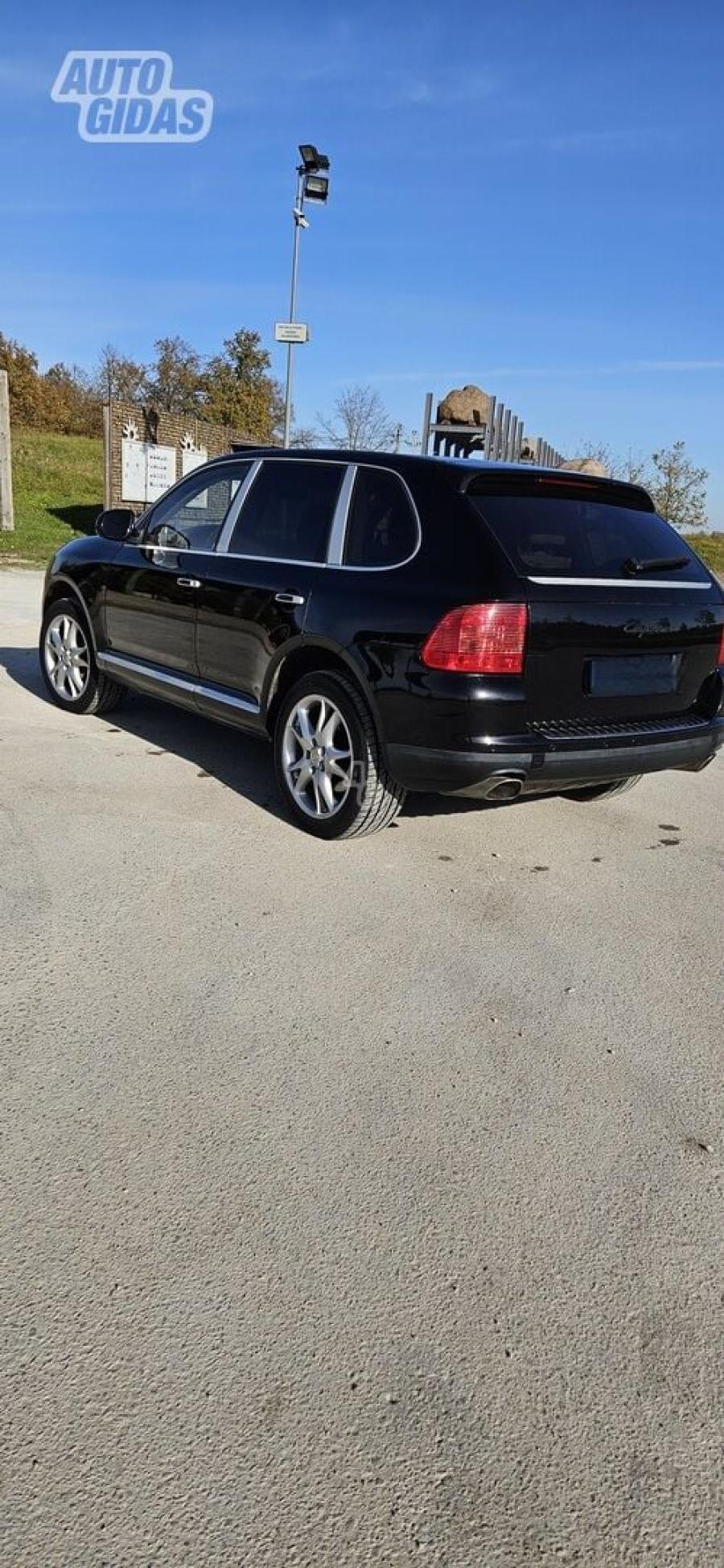 Black Porsche Cayenne 2005 in Siauliai, with an engine capacity of 3.20 L and mileage of 257 thousand km for 4600 €, photo 1 on AUTOMOTO.COM.LV