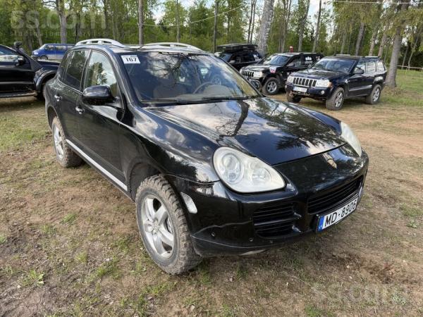 Melns Porsche Cayenne 2005 Valmiera, ar dzinēja tilpumu 4.50 L un nobraukumu 371 tūkst. km par 3900 €, foto 2 vietnē AUTOMOTO.COM.LV