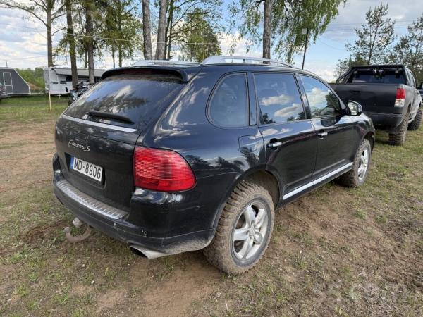 Melns Porsche Cayenne 2005 Valmiera, ar dzinēja tilpumu 4.50 L un nobraukumu 371 tūkst. km par 3900 €, foto 3 vietnē AUTOMOTO.COM.LV
