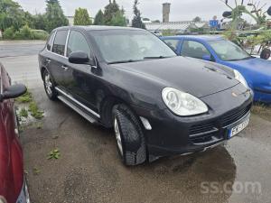 Black Porsche Cayenne 2005 in Liepaja, with an engine capacity of 4.50 L and mileage of 307 thousand km for 3300 €, photo 1 on AUTOMOTO.COM.LV