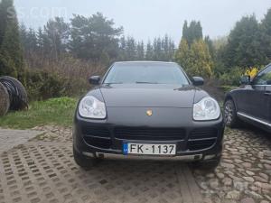 Black Porsche Cayenne 2005 in Liepaja, with an engine capacity of 4.50 L and mileage of 307 thousand km for 3300 €, photo 3 on AUTOMOTO.COM.LV