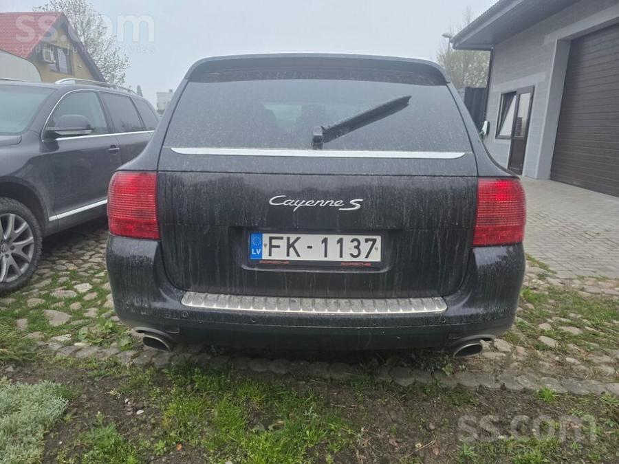 Black Porsche Cayenne 2005 in Liepaja, with an engine capacity of 4.50 L and mileage of 307 thousand km for 3300 €, photo 6 on AUTOMOTO.COM.LV