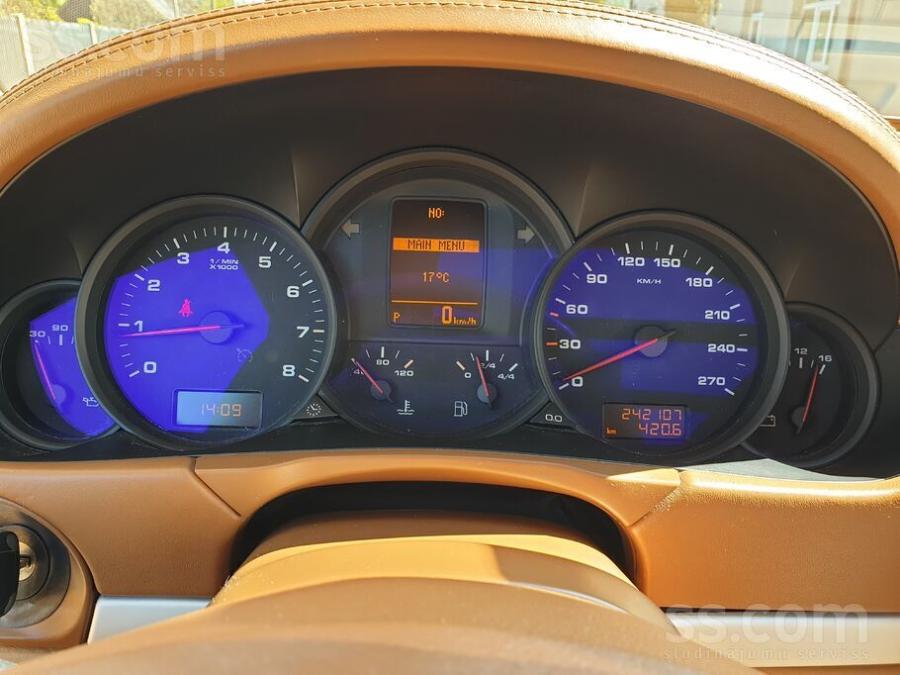 Black Porsche Cayenne 2005 in Riga, with an engine capacity of 3.20 L and mileage of 246 thousand km for 7100 €, photo 4 on AUTOMOTO.COM.LV