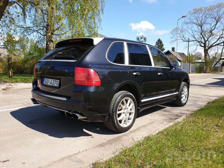 Black Porsche Cayenne 2005 in Riga, with an engine capacity of 3.20 L and mileage of 246 thousand km for 7100 €, photo 7 on AUTOMOTO.COM.LV