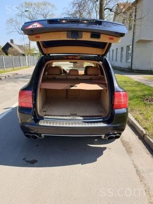 Black Porsche Cayenne 2005 in Riga, with an engine capacity of 3.20 L and mileage of 246 thousand km for 7100 €, photo 8 on AUTOMOTO.COM.LV