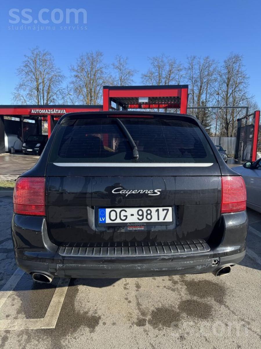 Black Porsche Cayenne 2005 in Tukums, with an engine capacity of 3.20 L and mileage of 304 thousand km for 4200 €, photo 7 on AUTOMOTO.COM.LV