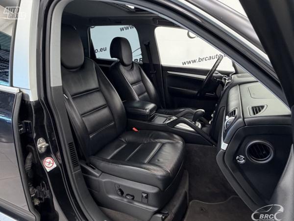 Melns Porsche Cayenne 2005 Avižieniai, ar dzinēja tilpumu 4.50 L un nobraukumu 291 tūkst. km par 4900 €, foto 7 vietnē AUTOMOTO.COM.LV