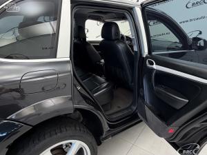 Melns Porsche Cayenne 2005 Avižieniai, ar dzinēja tilpumu 4.50 L un nobraukumu 291 tūkst. km par 4900 €, foto 15 vietnē AUTOMOTO.COM.LV