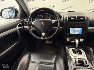 Melns Porsche Cayenne 2005 Avižieniai, ar dzinēja tilpumu 4.50 L un nobraukumu 291 tūkst. km par 4900 €, foto 16 vietnē AUTOMOTO.COM.LV