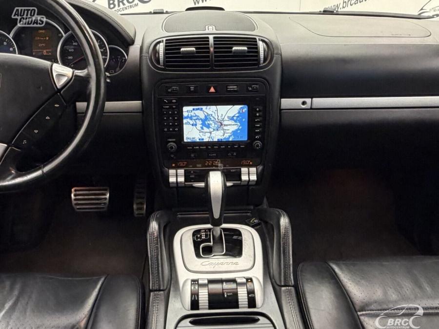 Melns Porsche Cayenne 2005 Avižieniai, ar dzinēja tilpumu 4.50 L un nobraukumu 291 tūkst. km par 4900 €, foto 17 vietnē AUTOMOTO.COM.LV