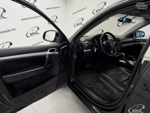 Melns Porsche Cayenne 2005 Avižieniai, ar dzinēja tilpumu 4.50 L un nobraukumu 291 tūkst. km par 4900 €, foto 22 vietnē AUTOMOTO.COM.LV