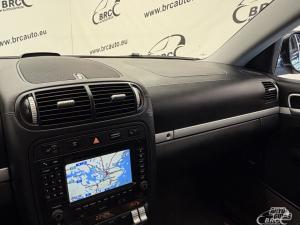 Melns Porsche Cayenne 2005 Avižieniai, ar dzinēja tilpumu 4.50 L un nobraukumu 291 tūkst. km par 4900 €, foto 30 vietnē AUTOMOTO.COM.LV