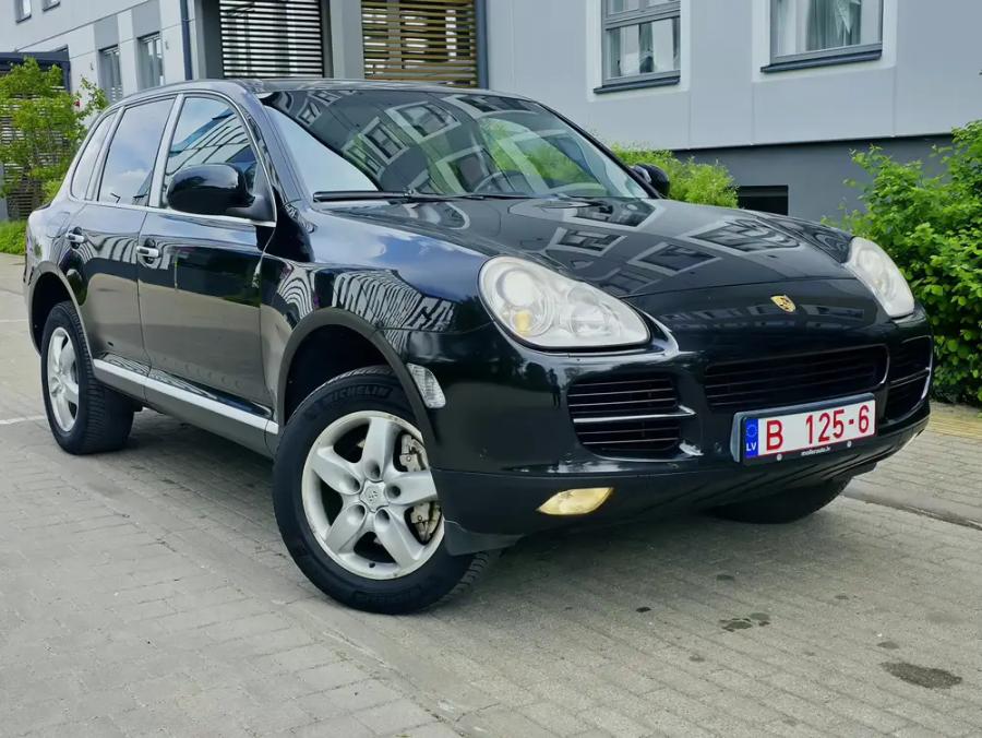 Melns Porsche Cayenne 2005 Rīga, ar dzinēja tilpumu 4.50 L un nobraukumu 216 tūkst. km par 4950 €, foto 4 vietnē AUTOMOTO.COM.LV