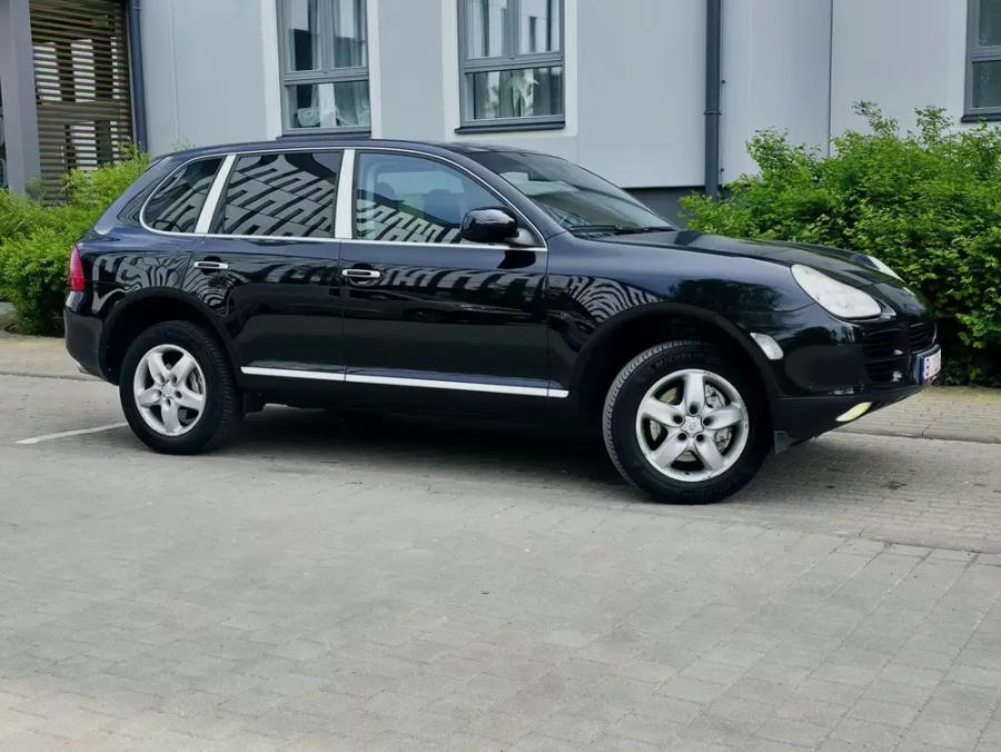 Melns Porsche Cayenne 2005 Rīga, ar dzinēja tilpumu 4.50 L un nobraukumu 216 tūkst. km par 4950 €, foto 5 vietnē AUTOMOTO.COM.LV