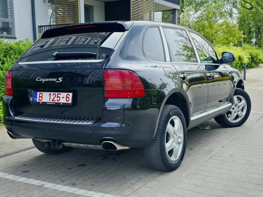Melns Porsche Cayenne 2005 Rīga, ar dzinēja tilpumu 4.50 L un nobraukumu 216 tūkst. km par 4950 €, foto 6 vietnē AUTOMOTO.COM.LV