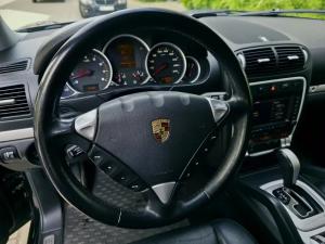 Melns Porsche Cayenne 2005 Rīga, ar dzinēja tilpumu 4.50 L un nobraukumu 216 tūkst. km par 4950 €, foto 10 vietnē AUTOMOTO.COM.LV