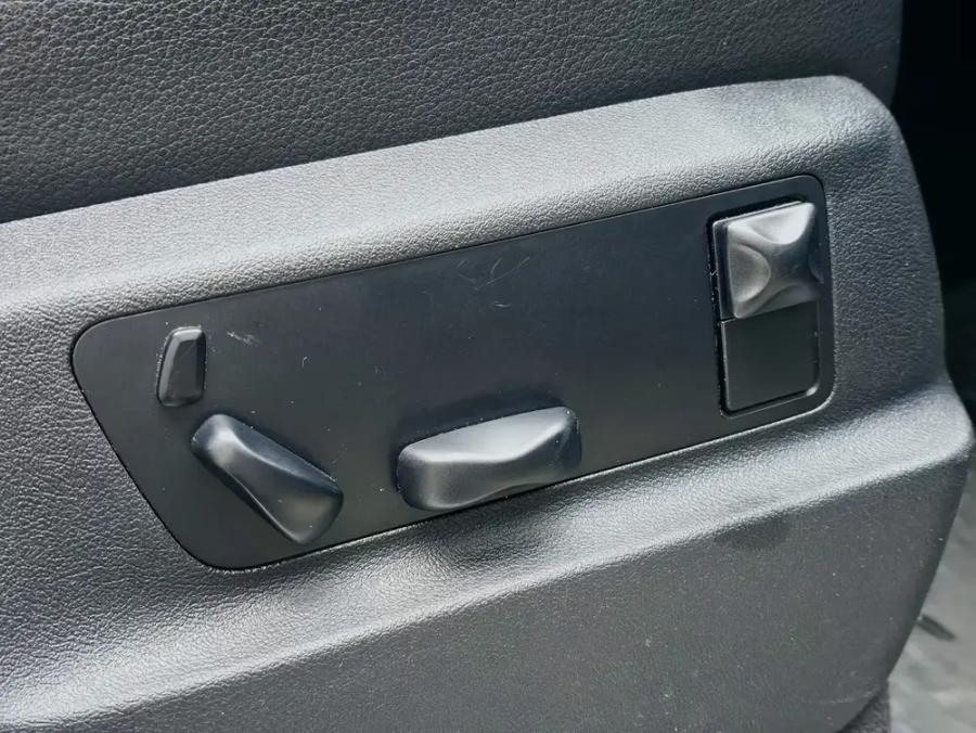 Melns Porsche Cayenne 2005 Rīga, ar dzinēja tilpumu 4.50 L un nobraukumu 216 tūkst. km par 4950 €, foto 21 vietnē AUTOMOTO.COM.LV