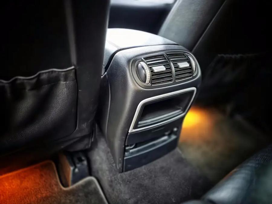 Melns Porsche Cayenne 2005 Rīga, ar dzinēja tilpumu 4.50 L un nobraukumu 216 tūkst. km par 4950 €, foto 23 vietnē AUTOMOTO.COM.LV