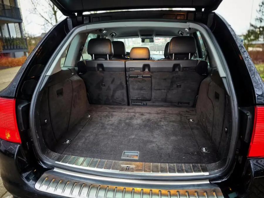 Melns Porsche Cayenne 2005 Rīga, ar dzinēja tilpumu 4.50 L un nobraukumu 216 tūkst. km par 4950 €, foto 26 vietnē AUTOMOTO.COM.LV