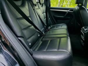 Melns Porsche Cayenne 2005 Rīga, ar dzinēja tilpumu 4.50 L un nobraukumu 216 tūkst. km par 4950 €, foto 39 vietnē AUTOMOTO.COM.LV