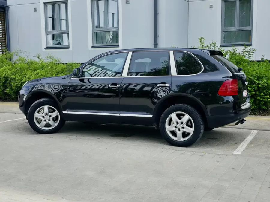 Melns Porsche Cayenne 2005 Rīga, ar dzinēja tilpumu 4.50 L un nobraukumu 216 tūkst. km par 4950 €, foto 40 vietnē AUTOMOTO.COM.LV