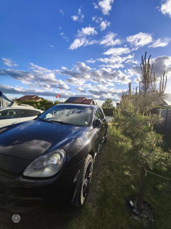 Melns Porsche Cayenne 2005 Kauņa, ar dzinēja tilpumu 4.51 L un nobraukumu 350 tūkst. km par 6000 €, foto 6 vietnē AUTOMOTO.COM.LV