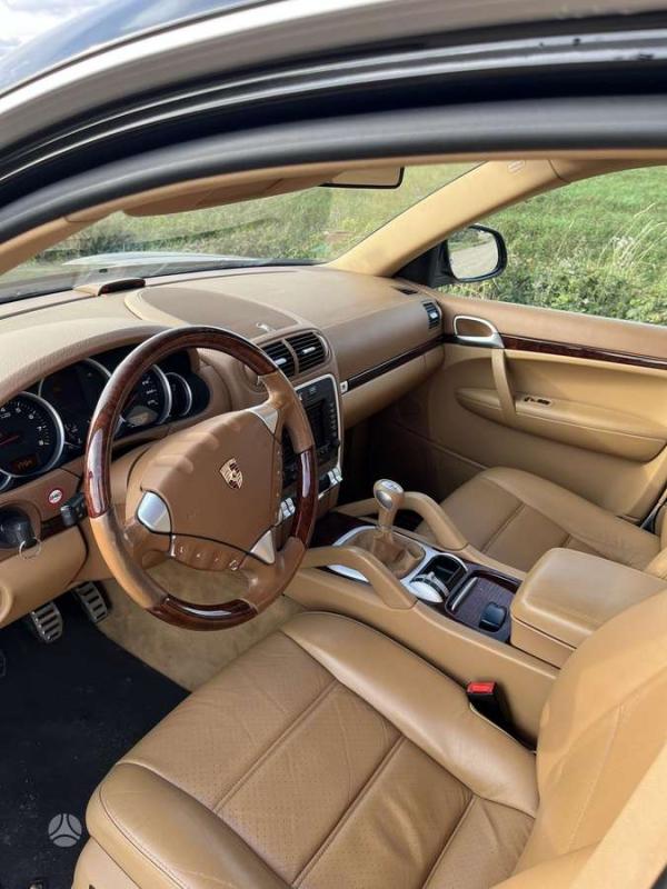 Melns Porsche Cayenne 2005 Kauņa, ar dzinēja tilpumu 4.51 L un nobraukumu 274 tūkst. km par 6200 €, foto 8 vietnē AUTOMOTO.COM.LV