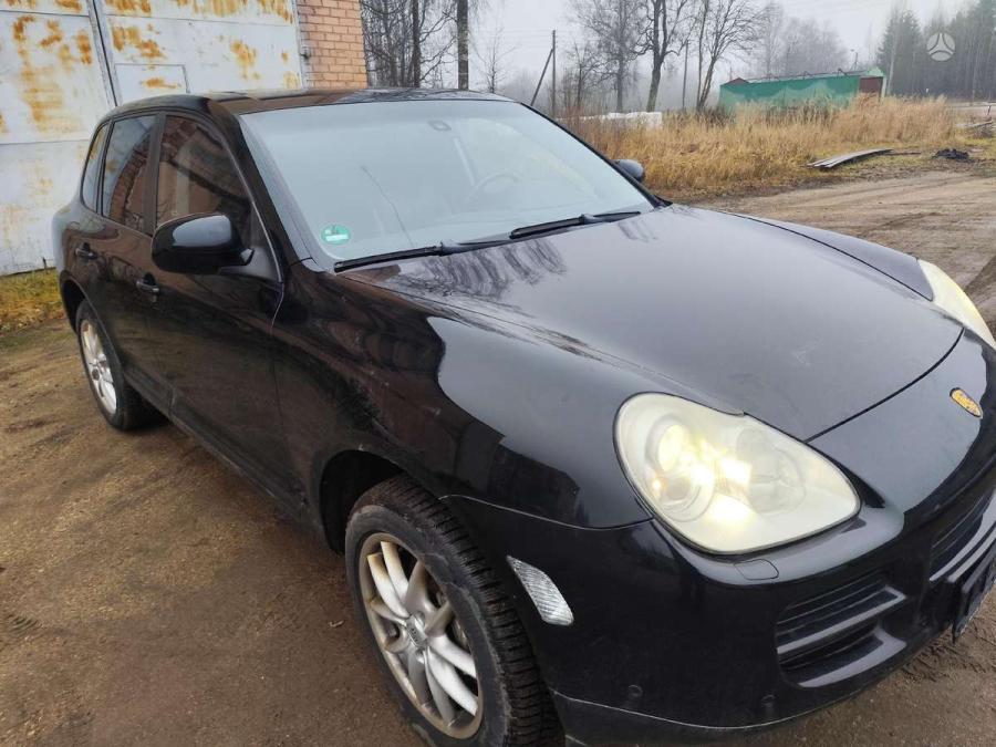 Melns Porsche Cayenne 2006 Rokiškis, ar dzinēja tilpumu 4.51 L un nobraukumu 172 tūkst. km par 3900 €, foto 2 vietnē AUTOMOTO.COM.LV