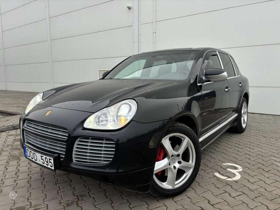 Black Porsche Cayenne 2006 in Kaunas, with an engine capacity of 4.51 L and mileage of 280 thousand km for 6950 €, photo 1 on AUTOMOTO.COM.LV