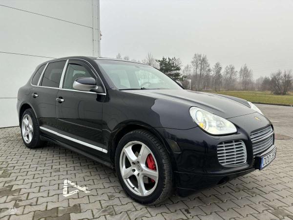 Melns Porsche Cayenne 2006 Kauņa, ar dzinēja tilpumu 4.51 L un nobraukumu 280 tūkst. km par 6950 €, foto 4 vietnē AUTOMOTO.COM.LV