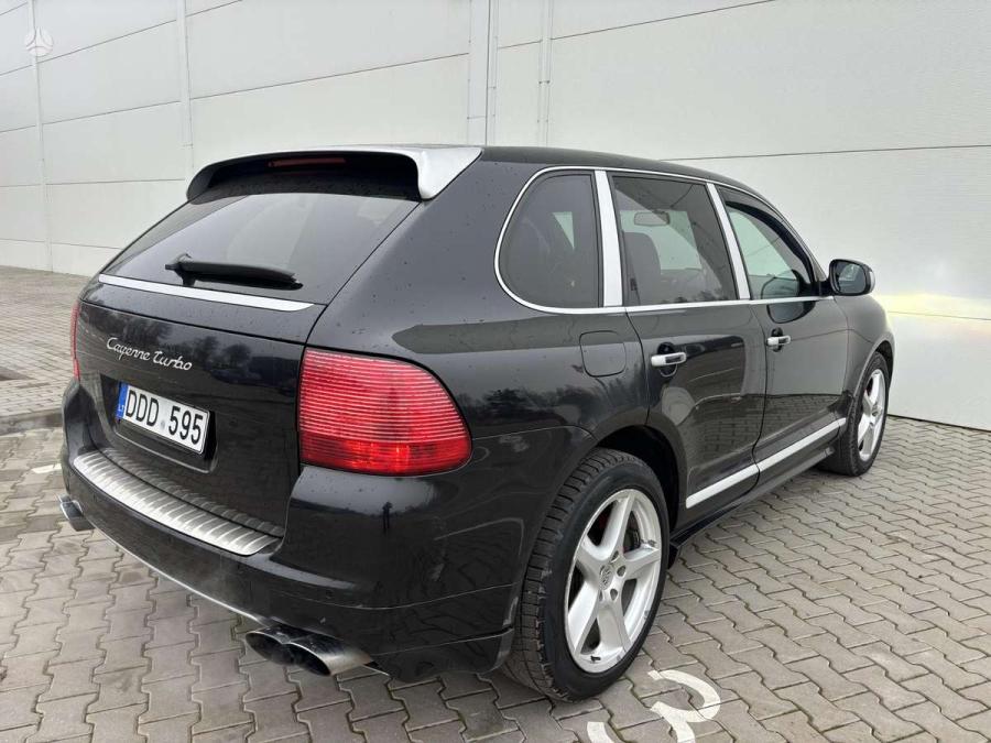 Black Porsche Cayenne 2006 in Kaunas, with an engine capacity of 4.51 L and mileage of 280 thousand km for 6950 €, photo 5 on AUTOMOTO.COM.LV