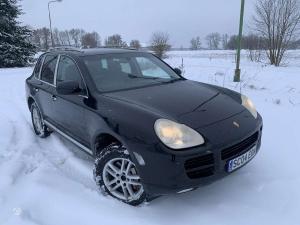 Black Porsche Cayenne 2006 in Vilnius, with an engine capacity of 4.51 L and mileage of 126 thousand km for 2340 €, photo 6 on AUTOMOTO.COM.LV