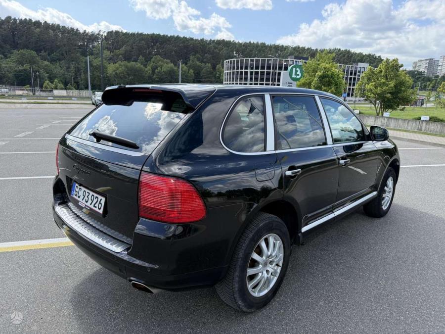 Black Porsche Cayenne 2006 in Vilnius, with an engine capacity of 3.20 L and mileage of 188 thousand km for 6499 €, photo 5 on AUTOMOTO.COM.LV