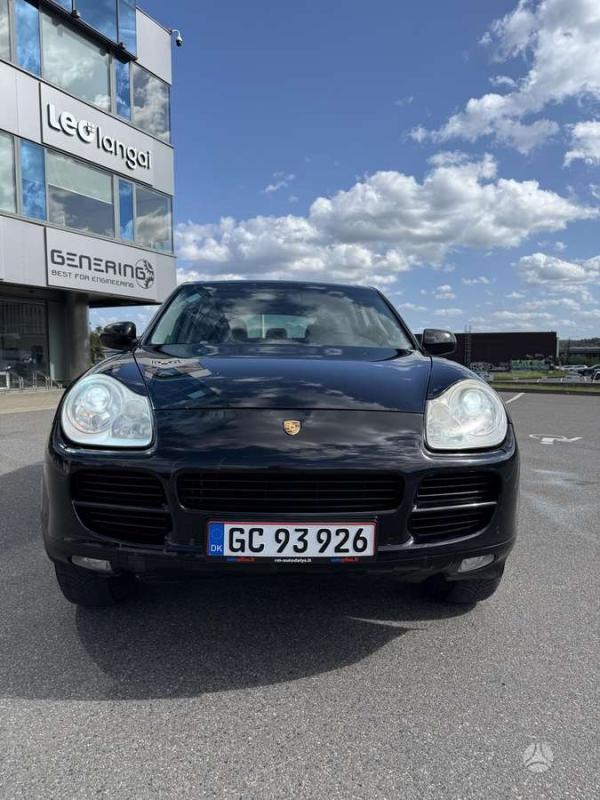 Black Porsche Cayenne 2006 in Vilnius, with an engine capacity of 3.20 L and mileage of 188 thousand km for 6499 €, photo 8 on AUTOMOTO.COM.LV