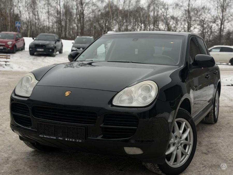 Black Porsche Cayenne 2006 in Rokiskis, with an engine capacity of 4.51 L and mileage of 173 thousand km for 4450 €, photo 3 on AUTOMOTO.COM.LV