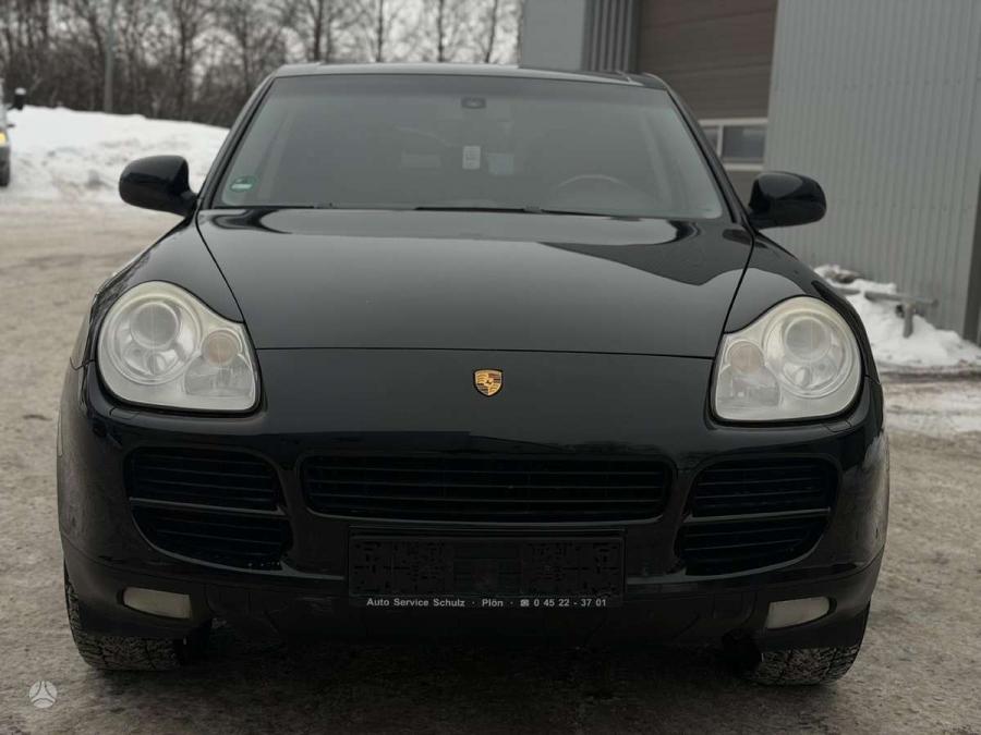 Black Porsche Cayenne 2006 in Rokiskis, with an engine capacity of 4.51 L and mileage of 173 thousand km for 4450 €, photo 10 on AUTOMOTO.COM.LV