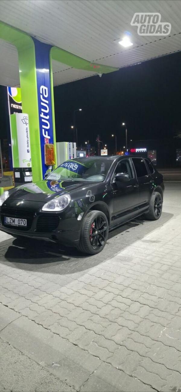Melns Porsche Cayenne 2006 Viļņa, ar dzinēja tilpumu 4.50 L un nobraukumu 180 tūkst. km par 11000 €, foto 5 vietnē AUTOMOTO.COM.LV