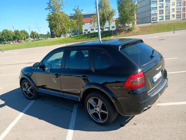 Melns Porsche Cayenne 2006 Šauļi, ar dzinēja tilpumu 4.50 L un nobraukumu 0 tūkst. km par 5800 €, foto 8 vietnē AUTOMOTO.COM.LV