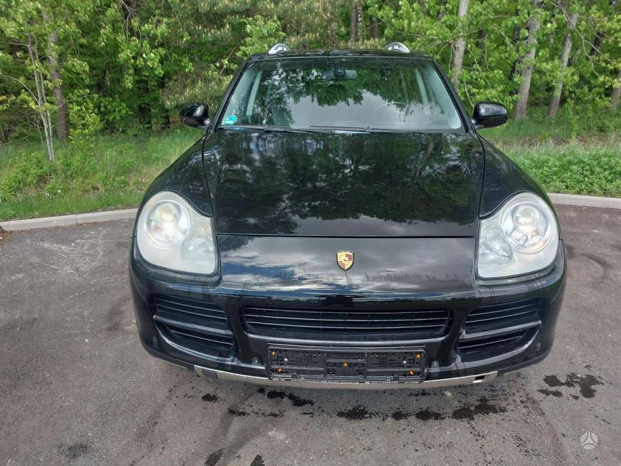 Melns Porsche Cayenne 2006 Kauņa, ar dzinēja tilpumu 4.51 L un nobraukumu 230 tūkst. km par 3990 €, foto 4 vietnē AUTOMOTO.COM.LV