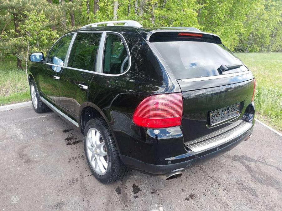 Melns Porsche Cayenne 2006 Kauņa, ar dzinēja tilpumu 4.51 L un nobraukumu 230 tūkst. km par 3990 €, foto 5 vietnē AUTOMOTO.COM.LV