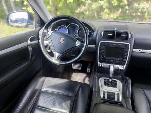 Melns Porsche Cayenne 2006 Kauņa, ar dzinēja tilpumu 4.51 L un nobraukumu 230 tūkst. km par 3990 €, foto 8 vietnē AUTOMOTO.COM.LV